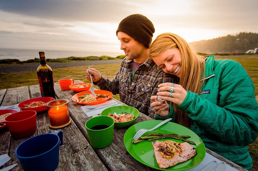 Best Camping Plates 2020 Reviews, Buying Guide & More